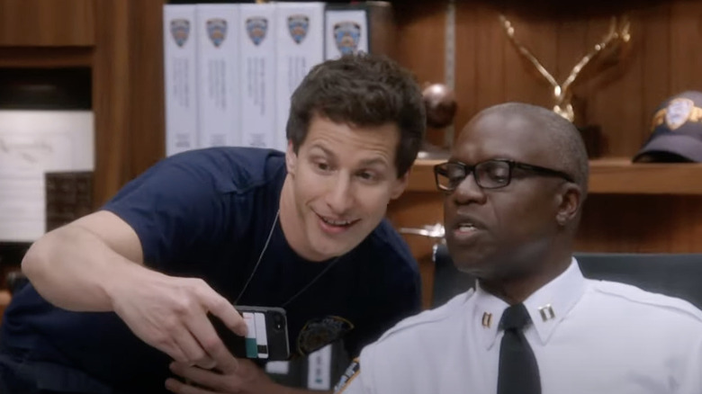 35 Shows Like Friends You Should Be Watching