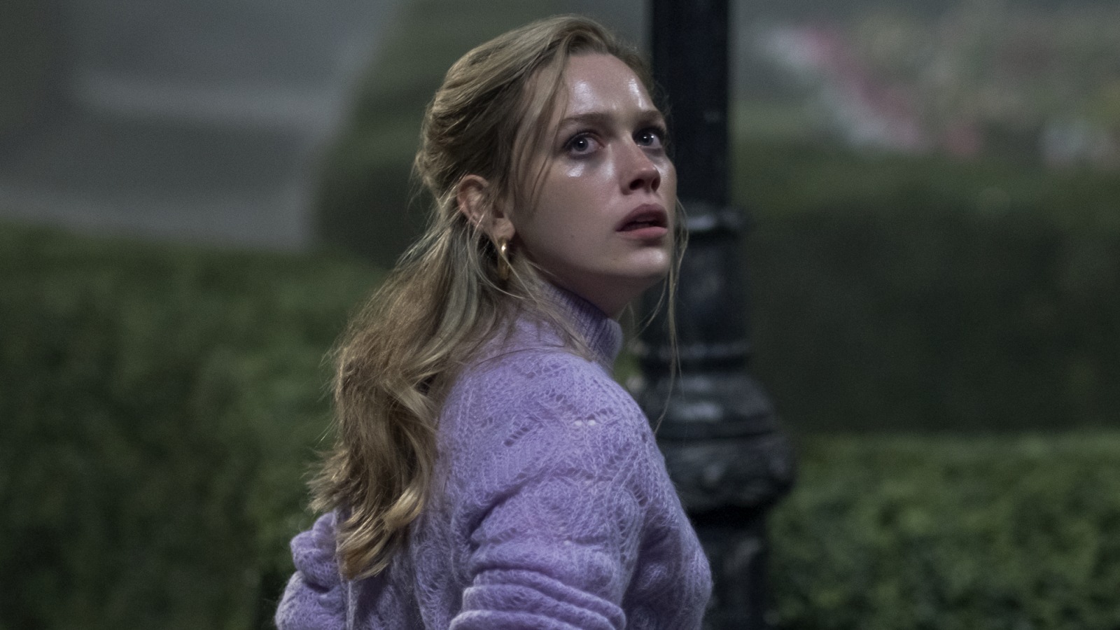 A Terrifying New Story Revealed In The Haunting Of Bly Manor Trailer