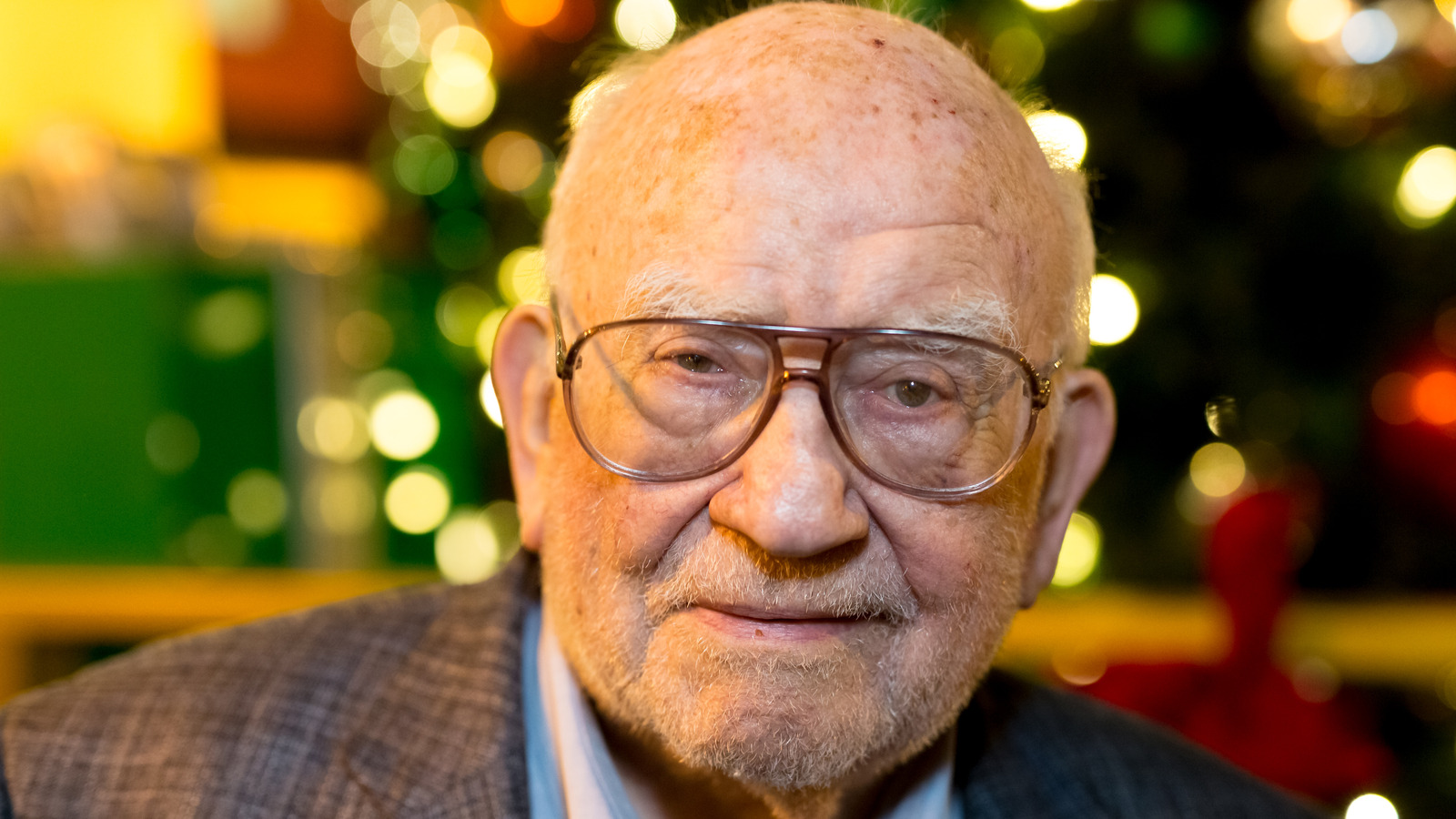 Celebs React To Ed Asner's Heartbreaking Death
