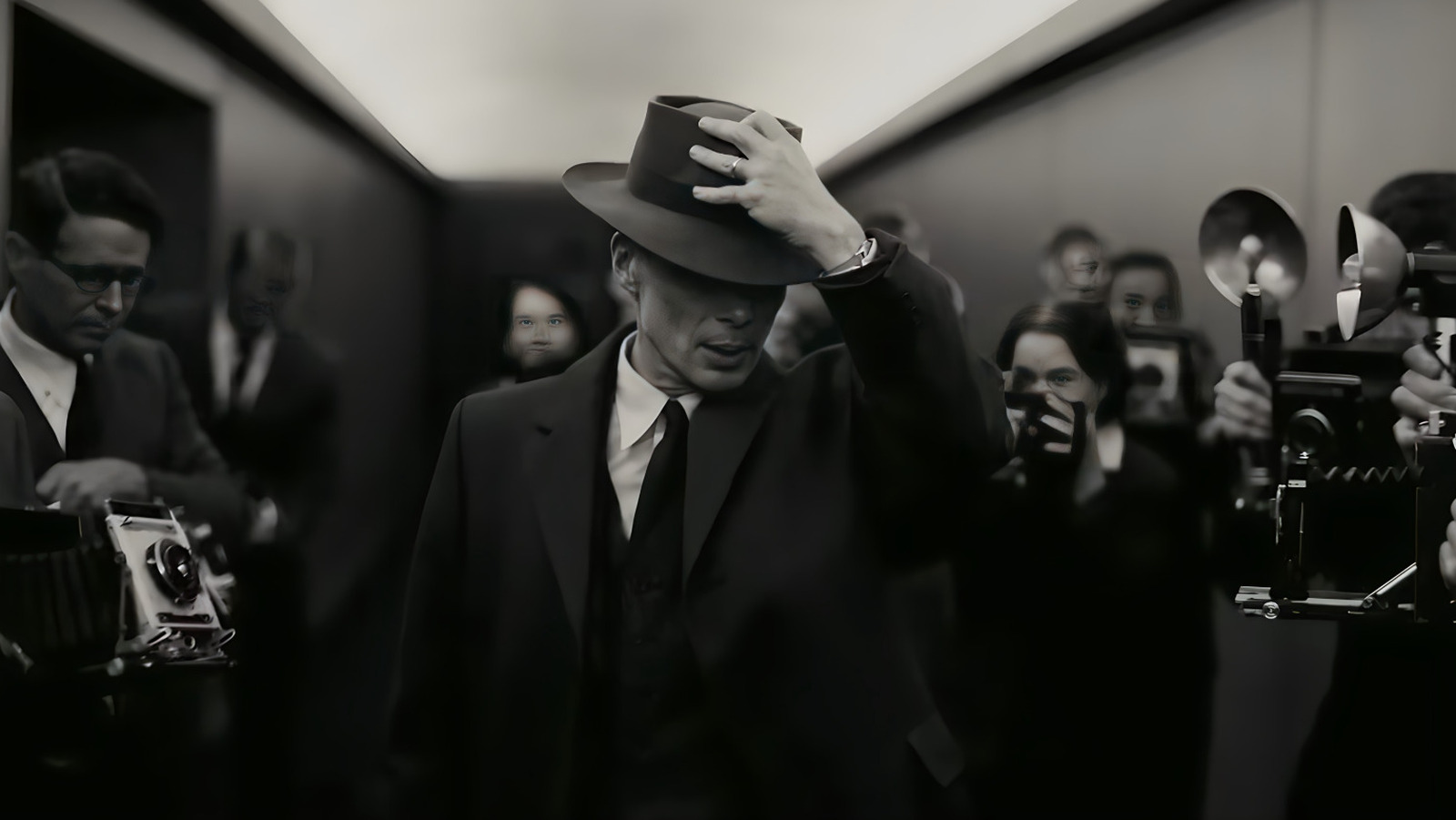 Christopher Nolan's Oppenheimer Under Fire: Overlooked VFX Crew Sparks Outrage