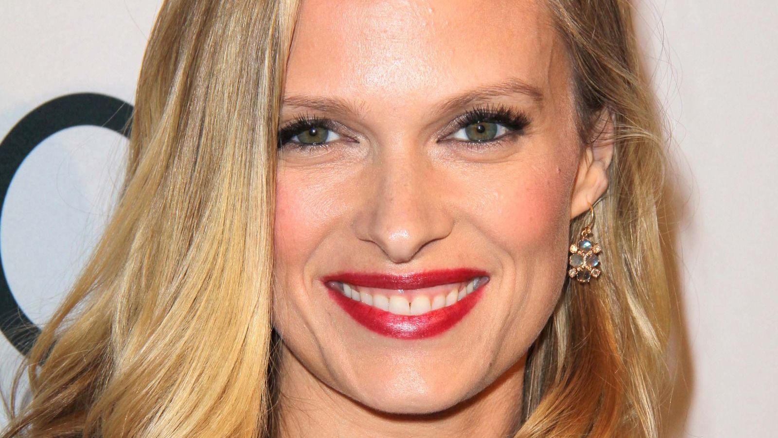 Hocus Pocus Vinessa Shaw Almost Had A Much Harder Time Filming Thanks To The Original Costuming