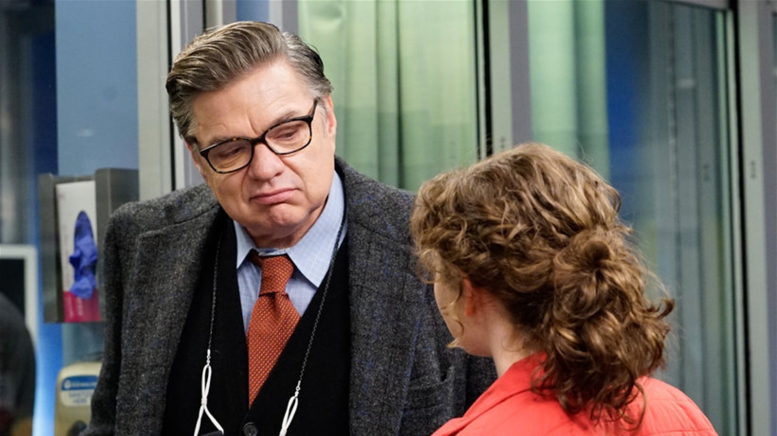 How Oliver Platt Behaves On Set Of Chicago Med, According To On-Screen ...