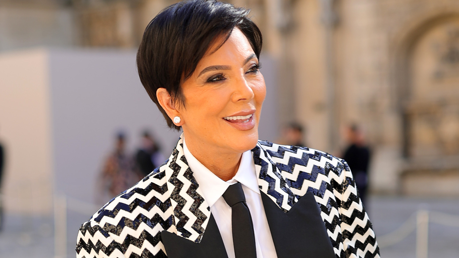 Kris Jenner's Oreo Commercial Has A Kardashians Easter Egg Only Real ...