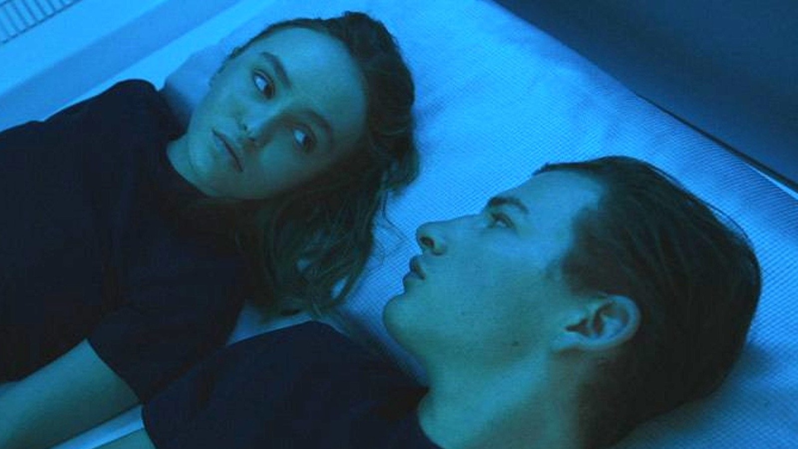 Voyagers Stars Lily Rose Depp And Tye Sheridan Admit Being Locked In A Spaceship Wasnt Easy