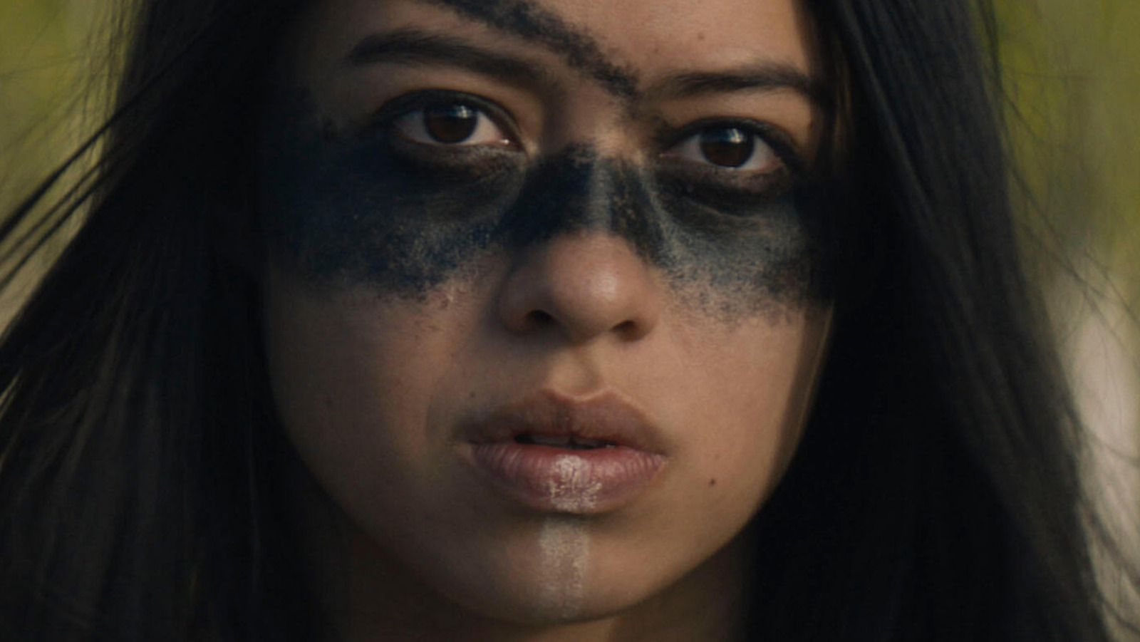 Prey Director Reveals Nauseating Details About Those Messy Mud Scenes