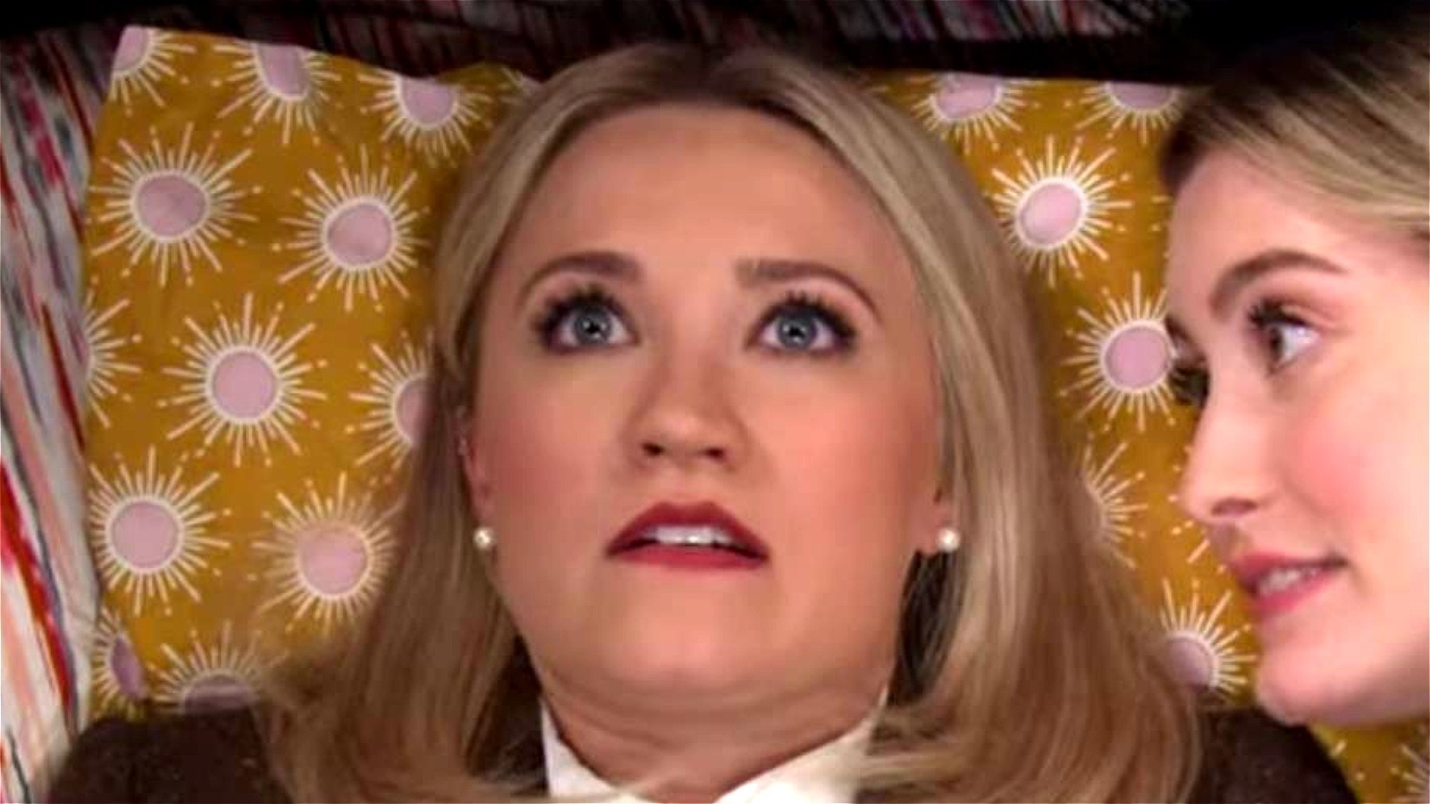 The Emily Osment Sitcom That's Got Netflix Subscribers Falling In Love