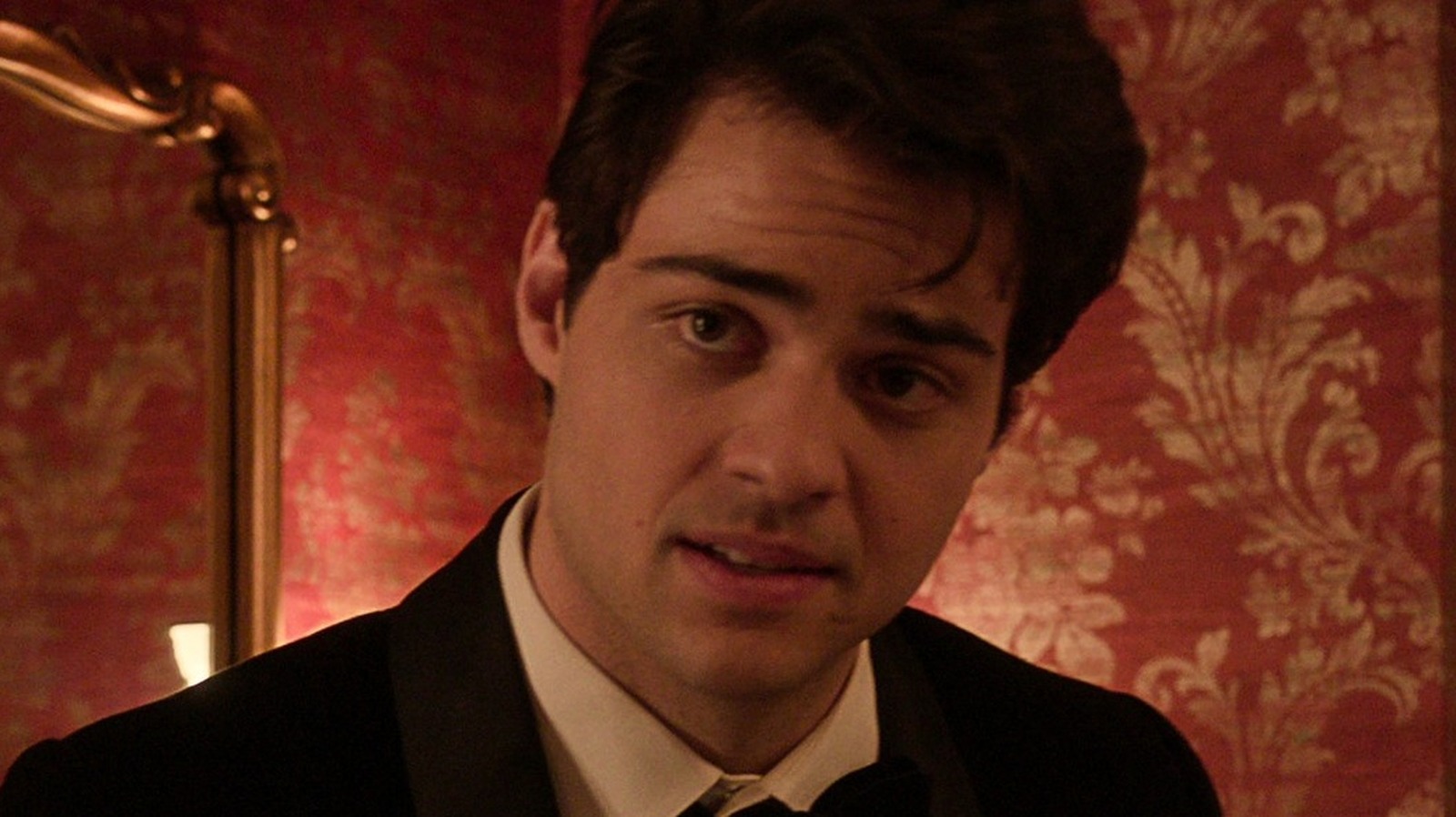 The Recruit Stars Noah Centineo And Laura Haddock Discuss The Show's ...