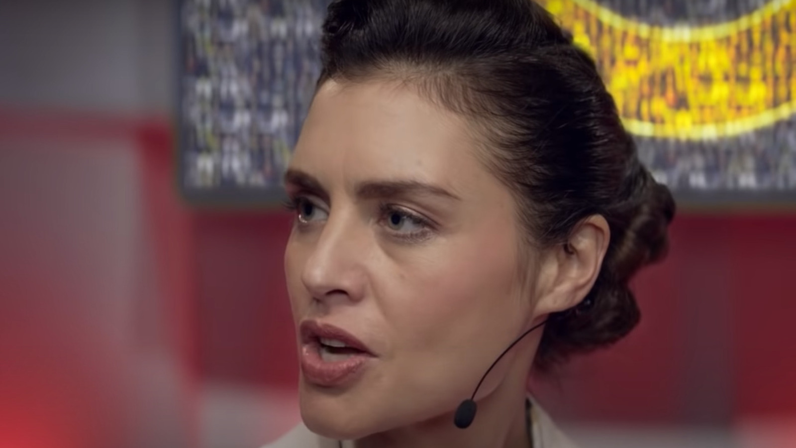 The Sci-Fi Crime Drama Series That Everyone's Binging On Netflix