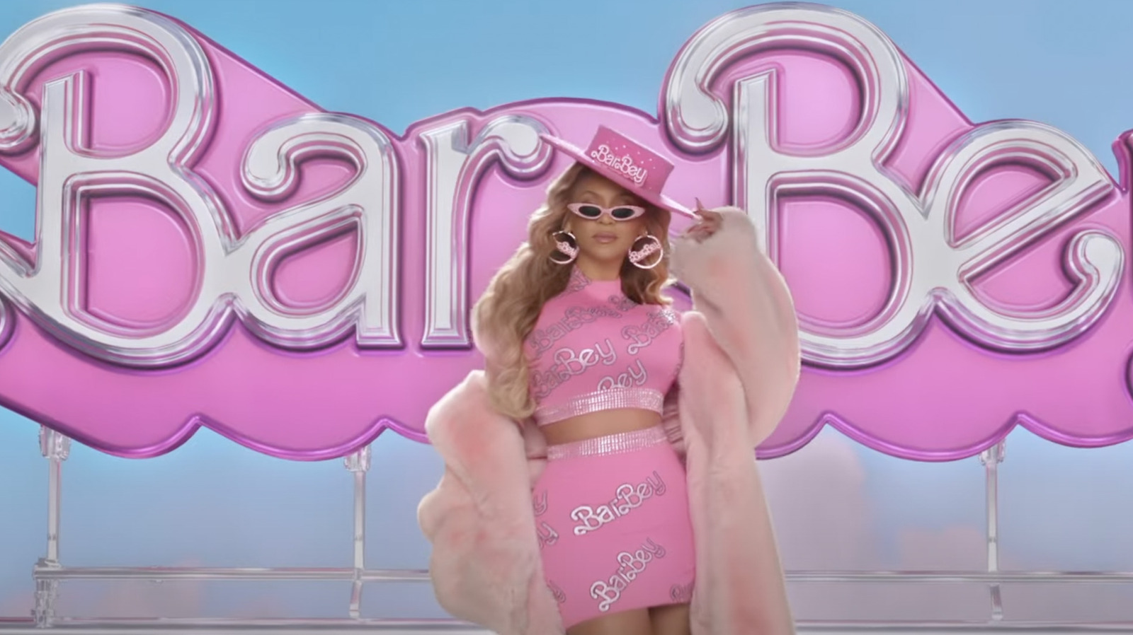 Verizon's Super Bowl Commercial Brings A Beyoncé-Barbie Mashup No One ...