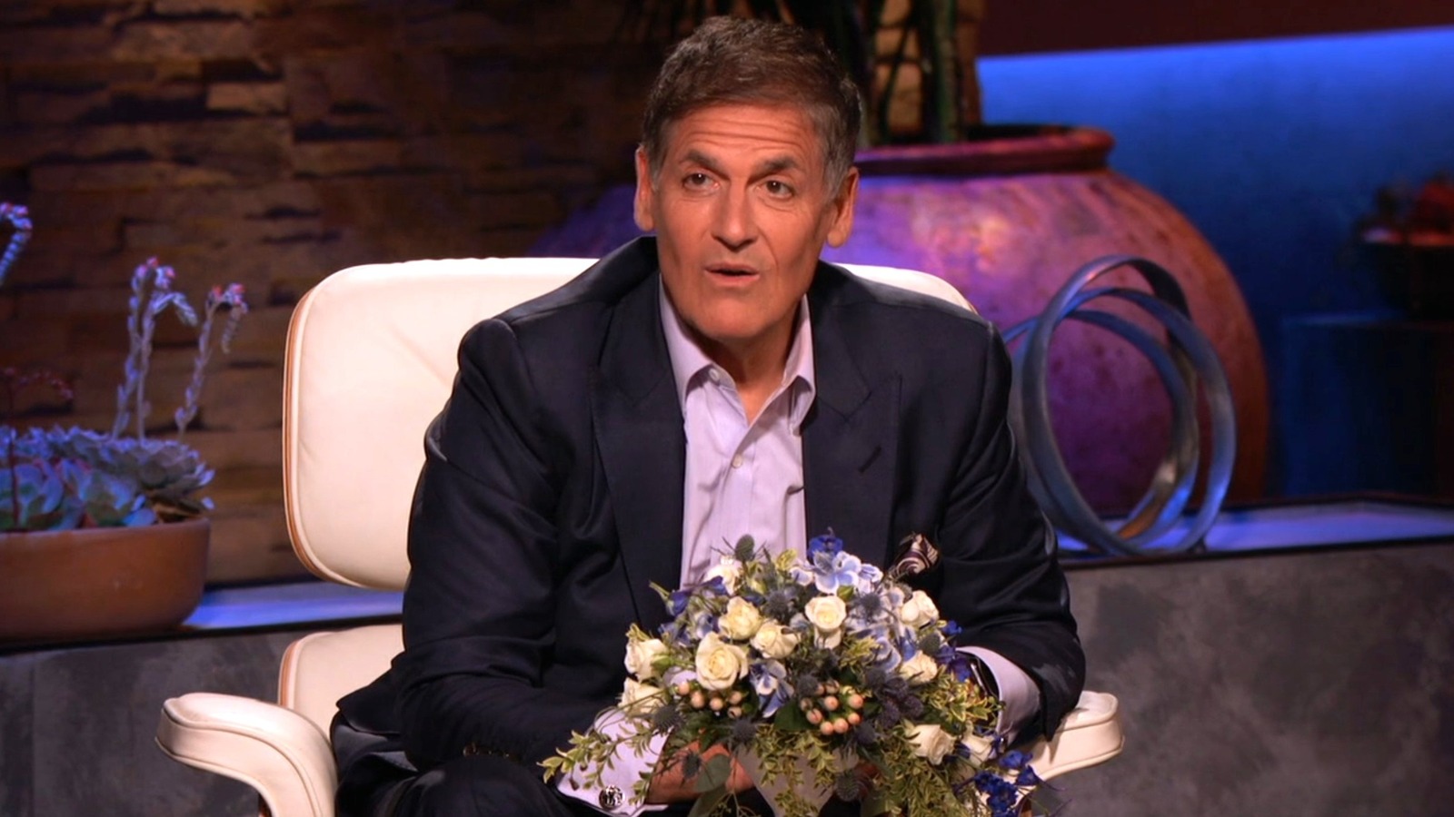 Shark tank wedding bouquet drink | Beachweddingtips.com