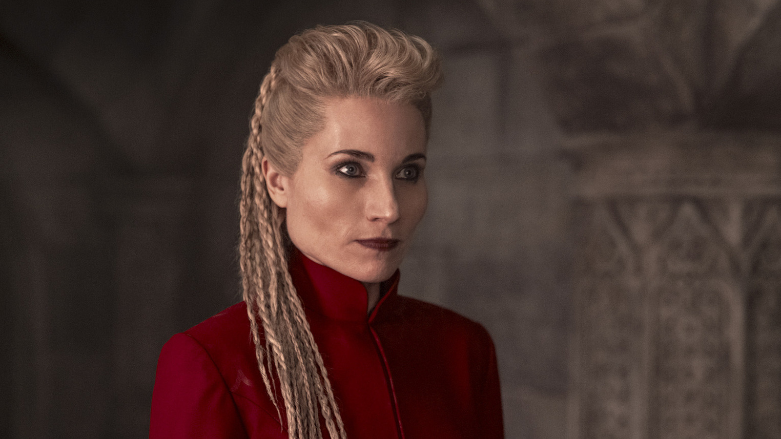 Wheel Of Time S2: The Real Reason Liandrin's Red Dresses Are Getting ...