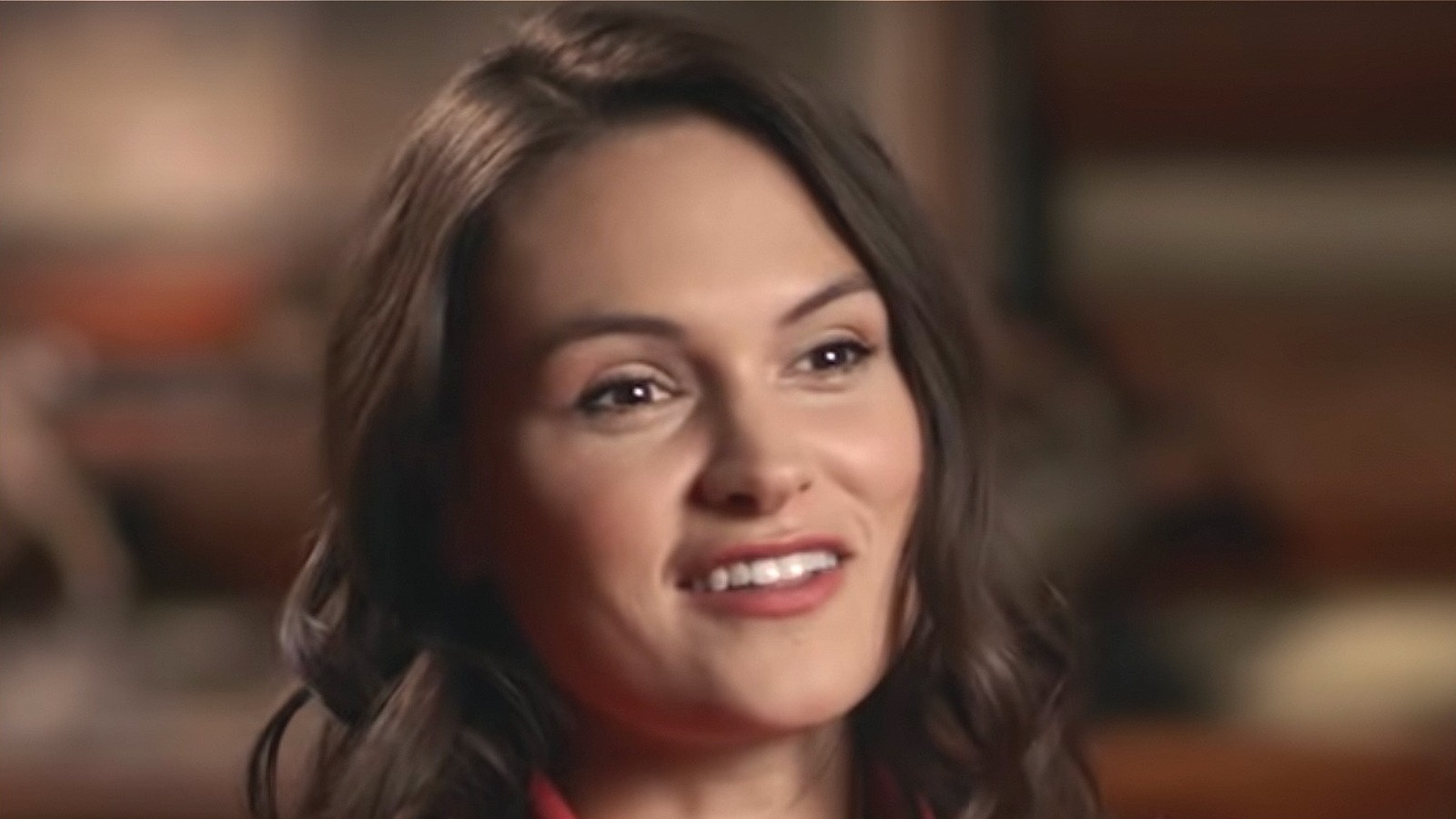 Who Plays Emily On Yellowstone?