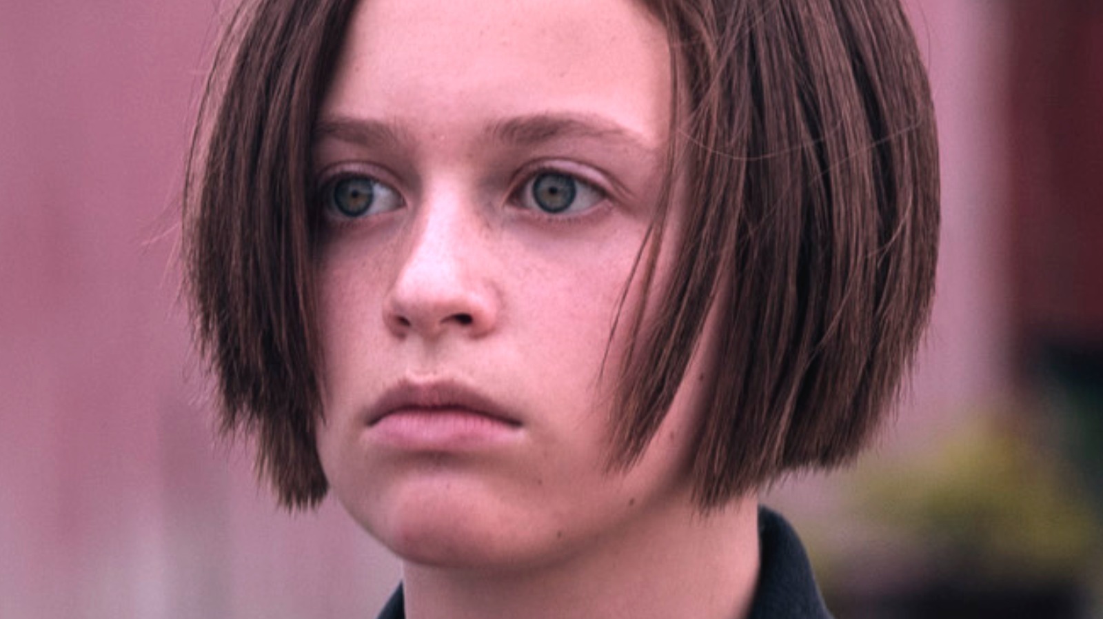 Who Plays Mac On Amazon Prime's Paper Girls?