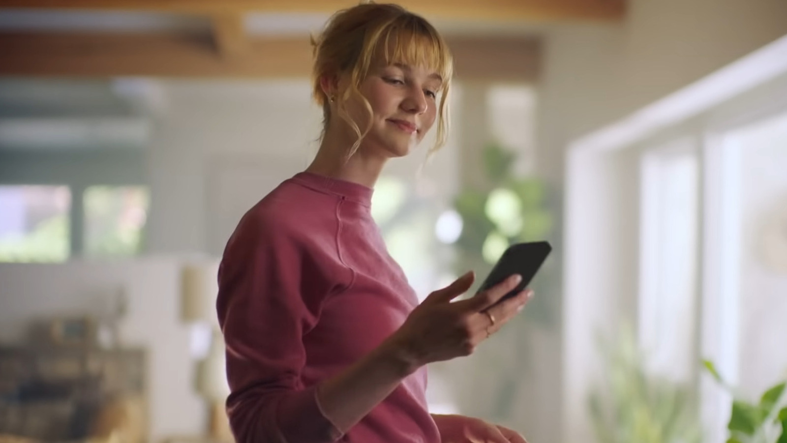 Who Plays Sadie In Verizon's Commercials & Where You May Have Seen Her ...