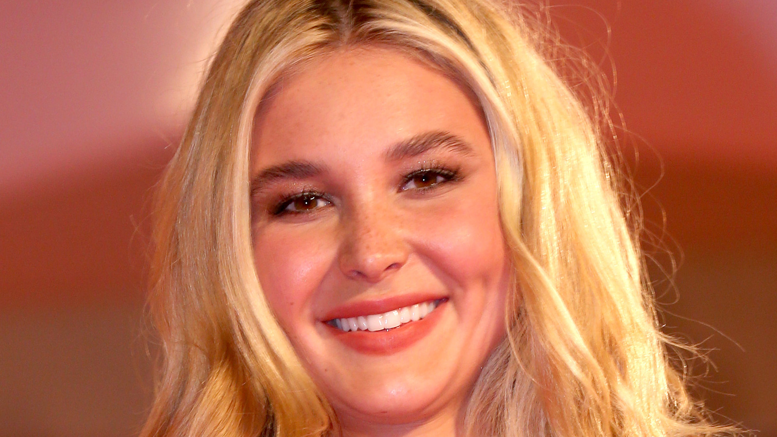 Why Elsa Dutton From Yellowstone Prequel Y: 1883 Looks So Familiar