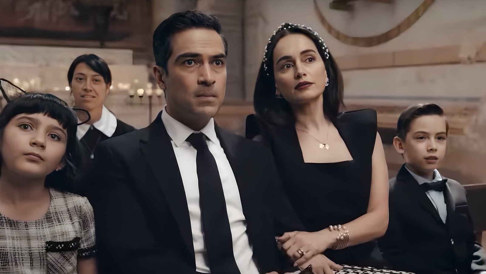 Why Mari From ¡Qué Viva México! Looks So Familiar