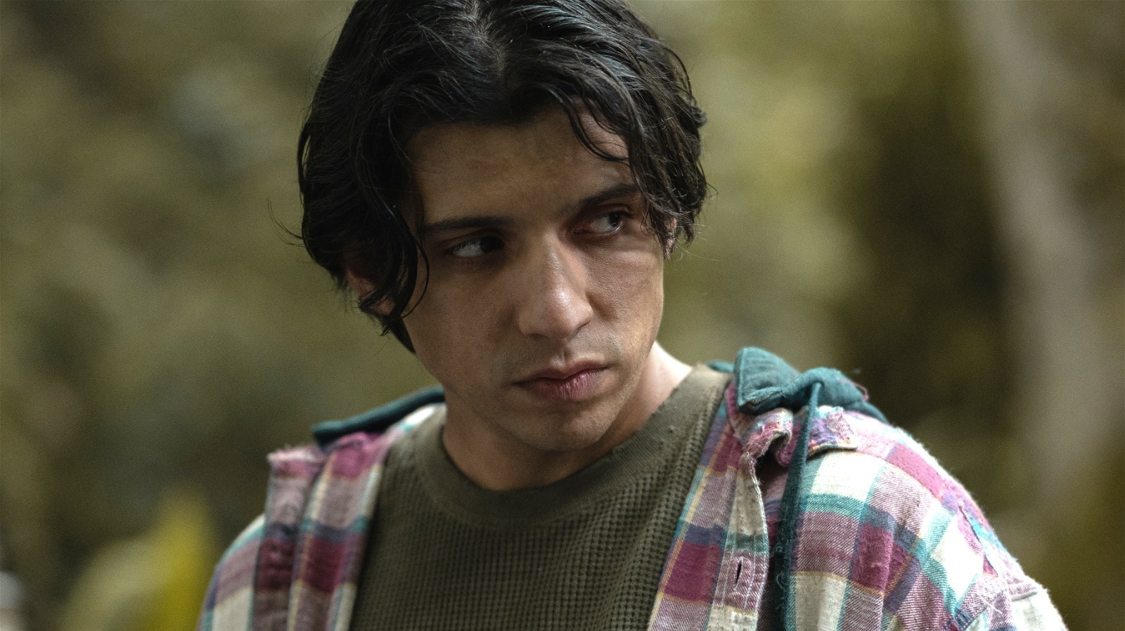 Yellowjackets Theory: Travis Was Killed Due To His Connection To Lottie ...