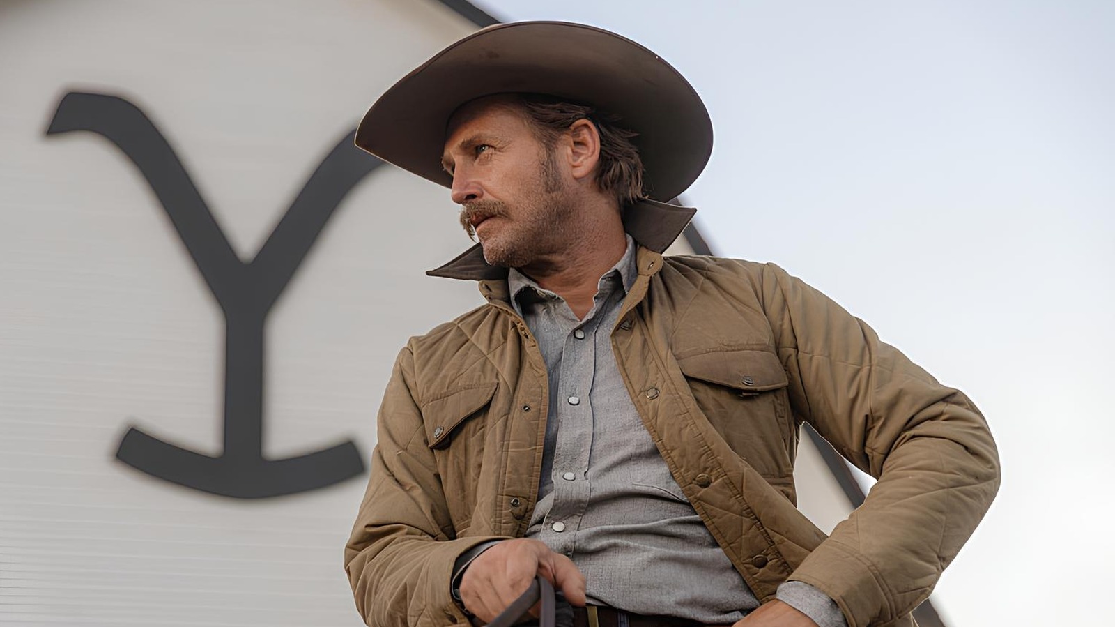 Yellowstone's Josh Lucas Was Kept Away From Kevin Costner For A Good Reason Yellowstone's Josh Lucas Was Kept Away From Kevin Costner For A Good Reason