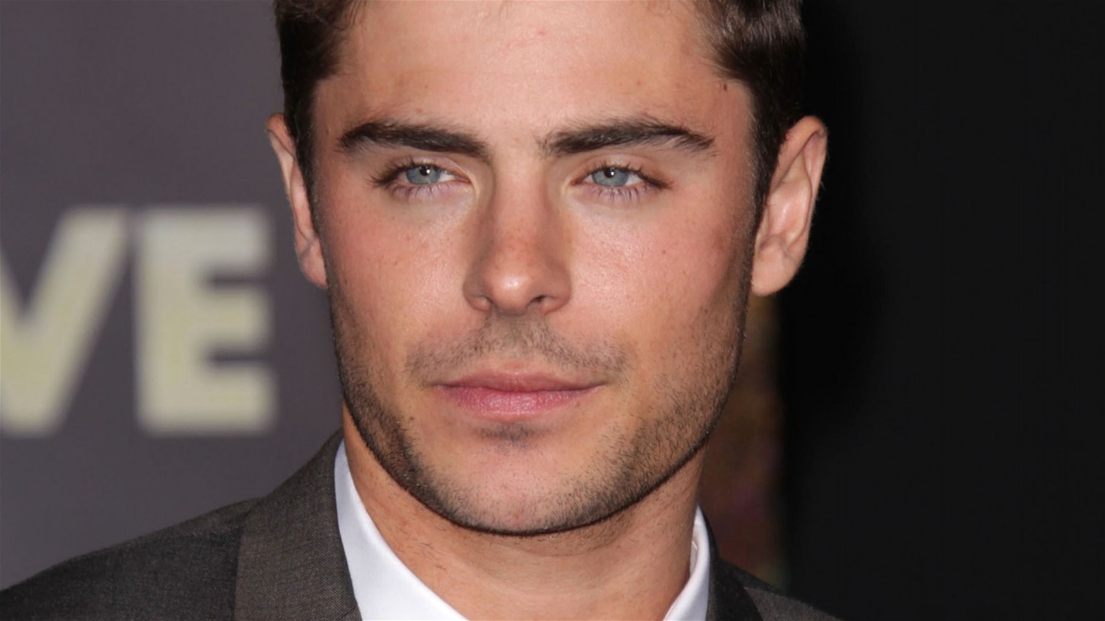 Zac Efron Desktop Wallpaper 2022