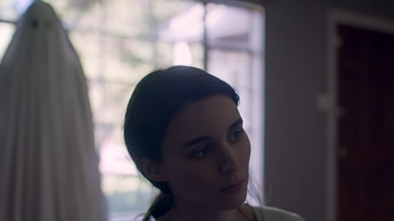 Casey Affleck Haunts Rooney Mara In New Trailer For A Ghost Story