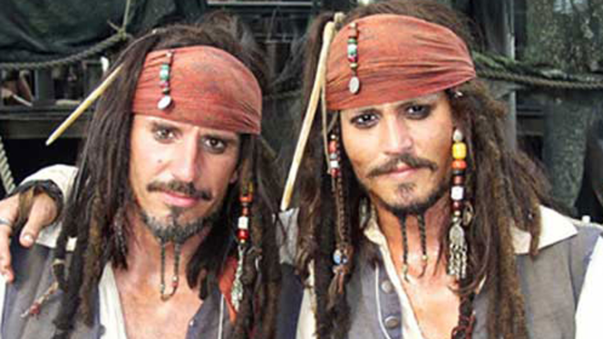 20 Hilarious Photos Of Famous Hollywood Actors & Their Stunt Doubles