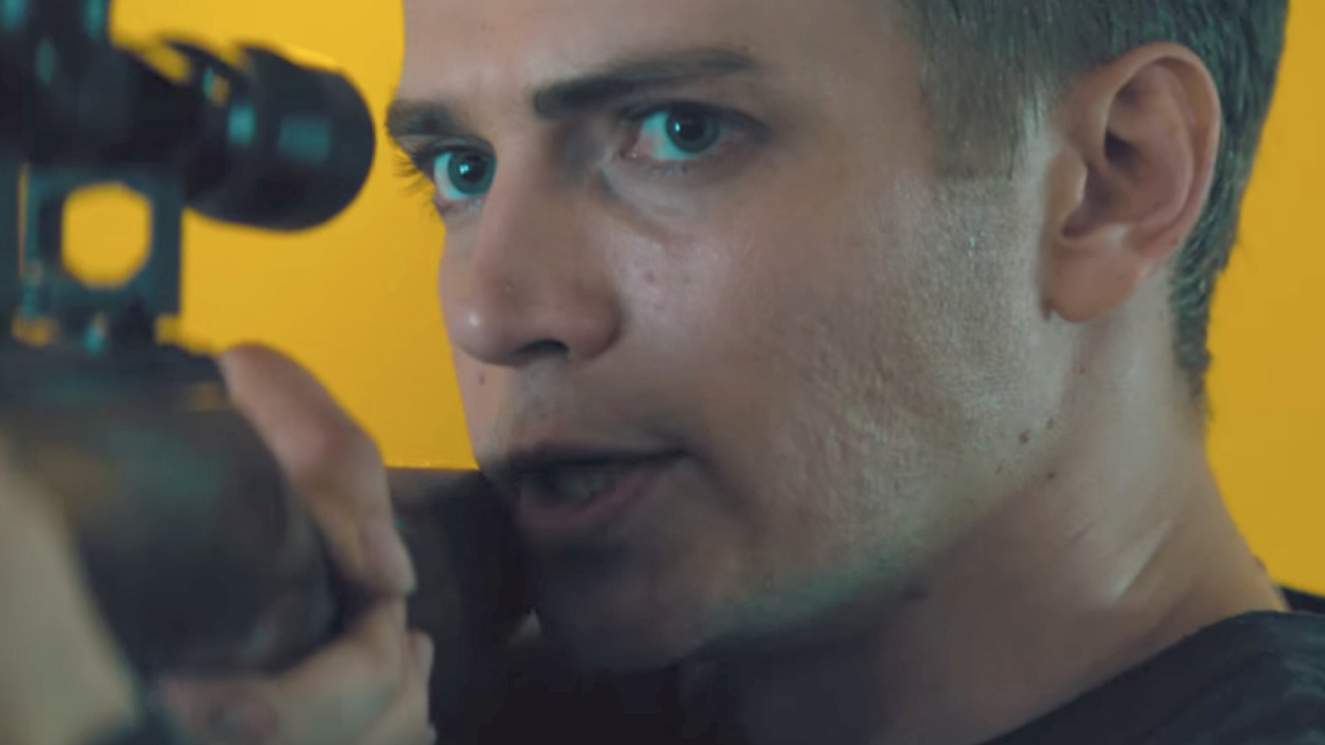 Hayden Christensen, Bruce Willis Are On The Hunt In First Kill Trailer